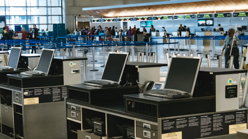 Random search for airports in the world