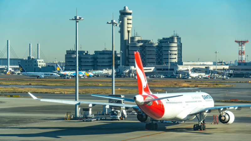 Random search for airports in the world